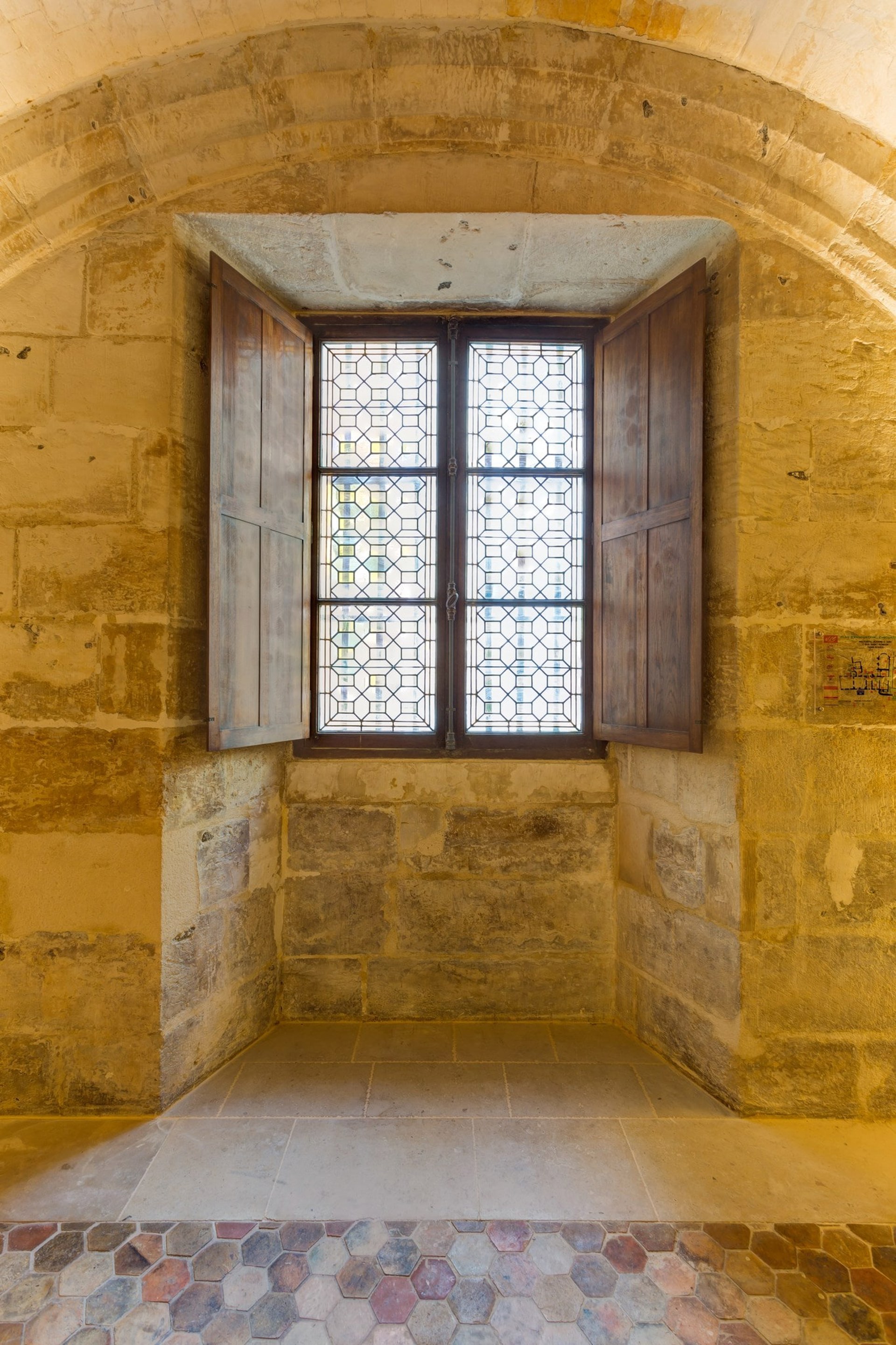 Menuisier poseur de menuiseries traditionnelles F/H - Permanent ...